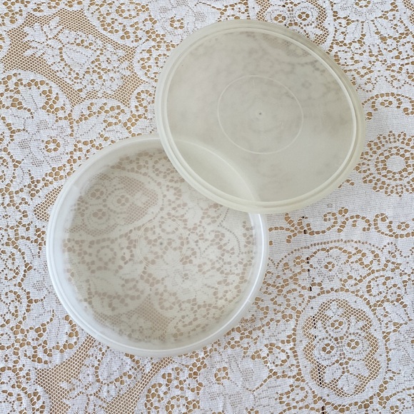 Tupperware | Kitchen | Vintage Tupperware Round Storage Container ...